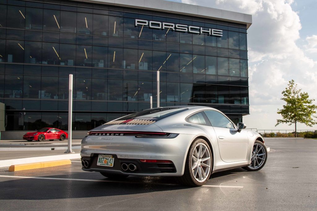 Porsche 911 Adalah Mobil Sport Enam Gambar yang Layak Dibeli